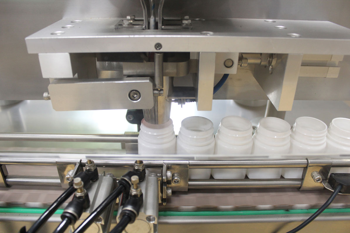 Desiccant Sachet Inserter - Captek